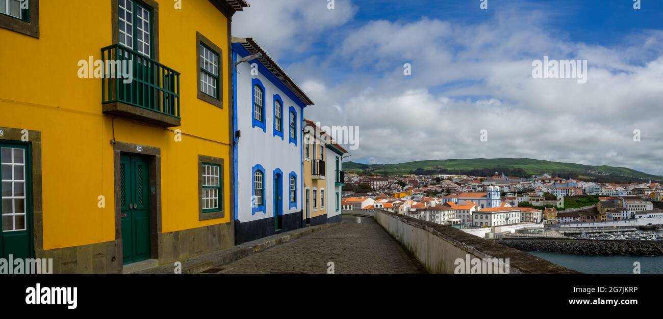 Angra do heroísmo white building hi-res stock photography and images ...