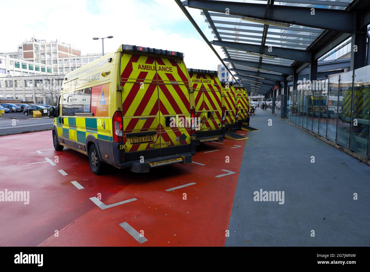 Ambulances Outside The Queen Elizabeth Hospital In Edgbaston Birmingham ...