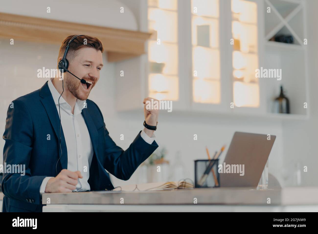 Success talk hi-res stock photography and images - Alamy