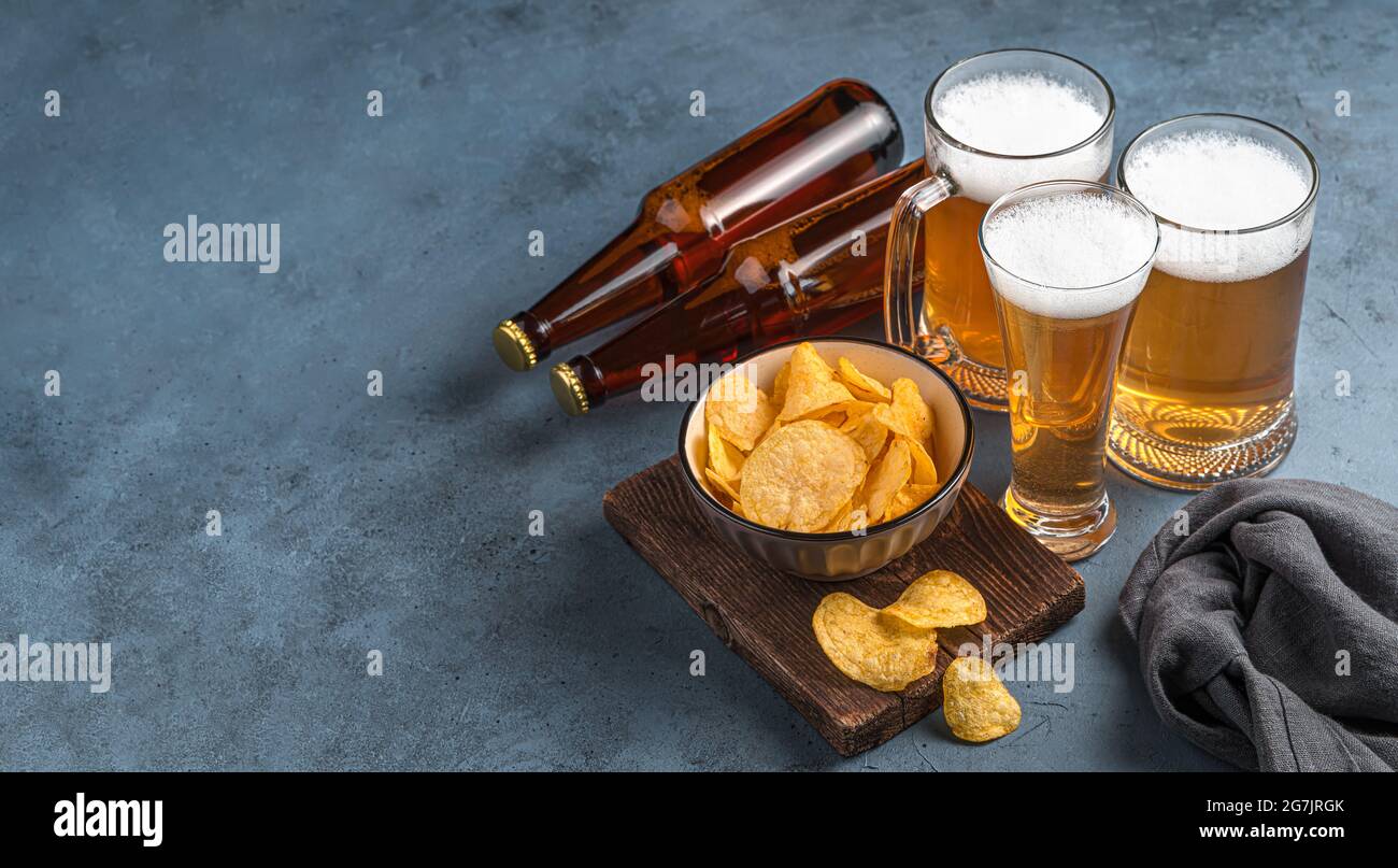 Fresh foamy beer chips hi-res stock photography and images - Alamy