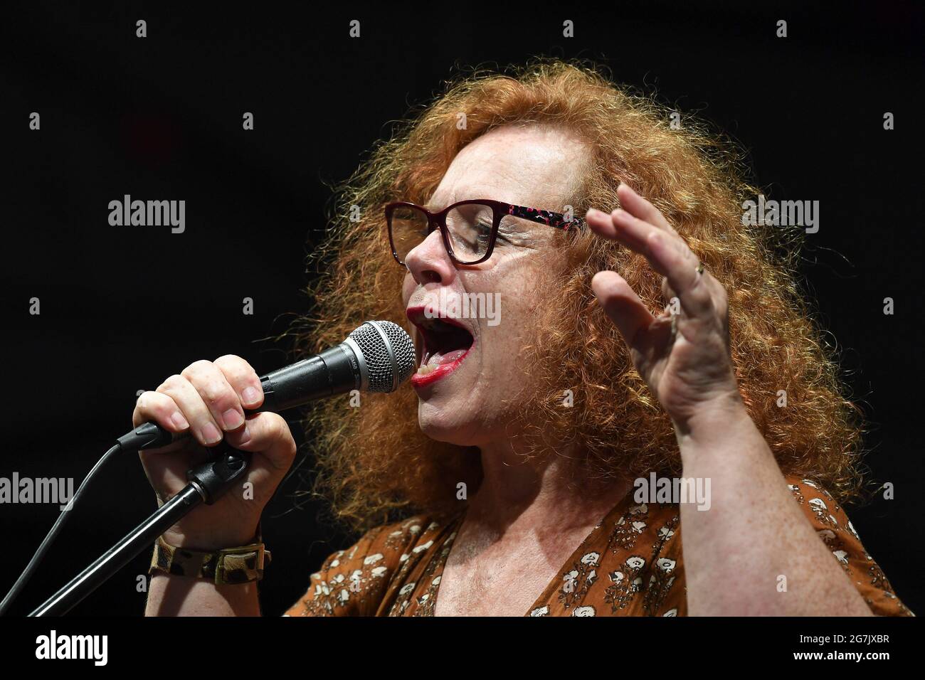 Sarah morris artist hi-res stock photography and images - Alamy