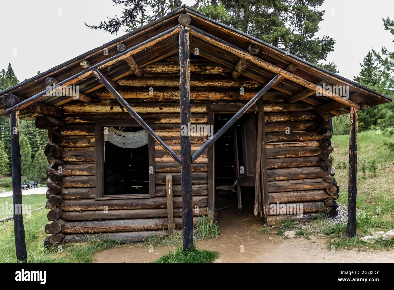 Garnet Ghost Town Cabins