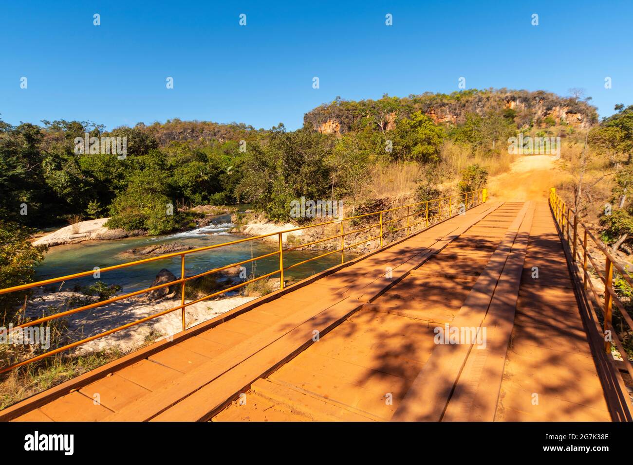 Bridge over the Palma river near Balneário Douradas, Serras Gerais ...