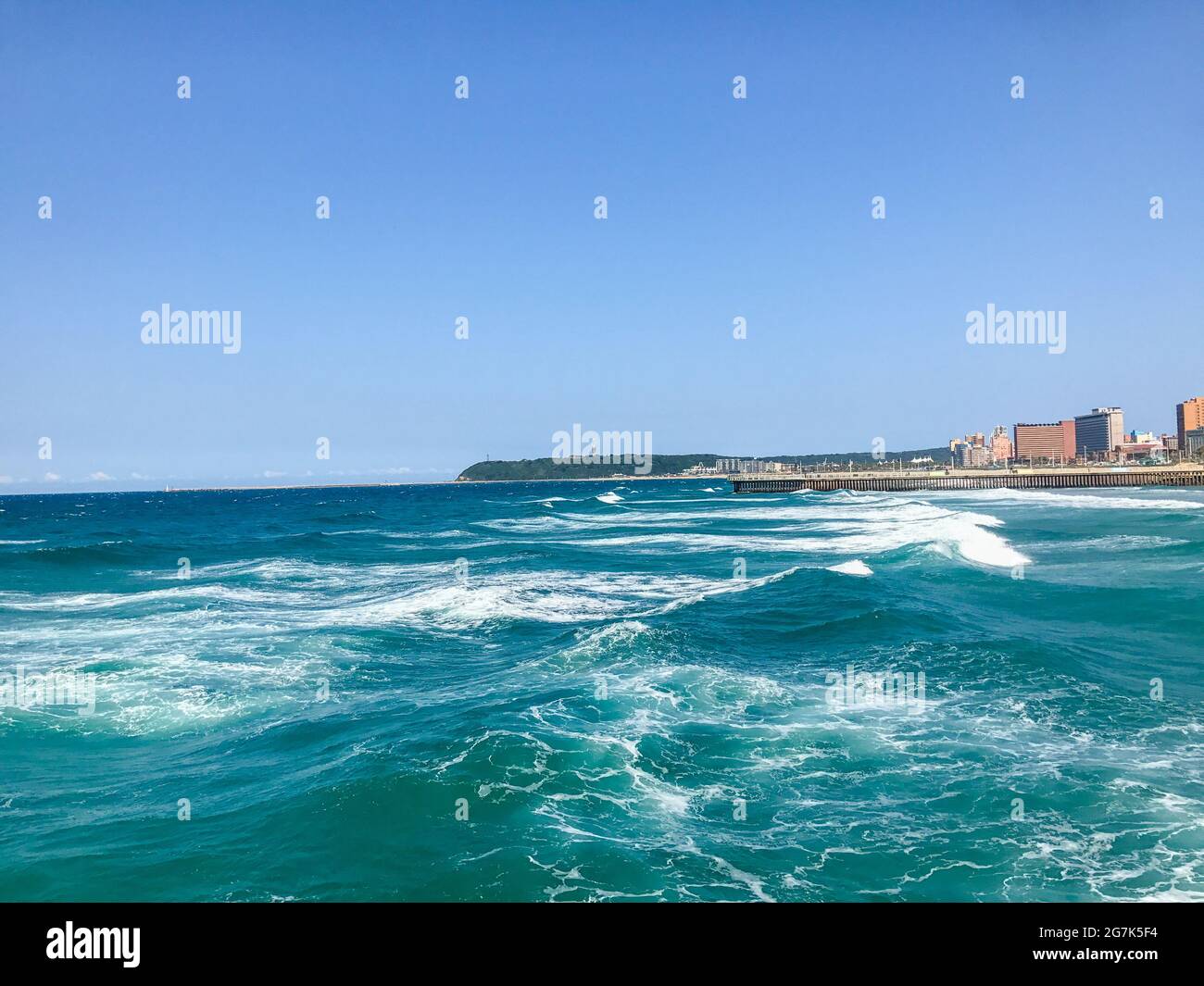 Atlantic Ocean flowing towards Durban during daylight Stock Photo - Alamy