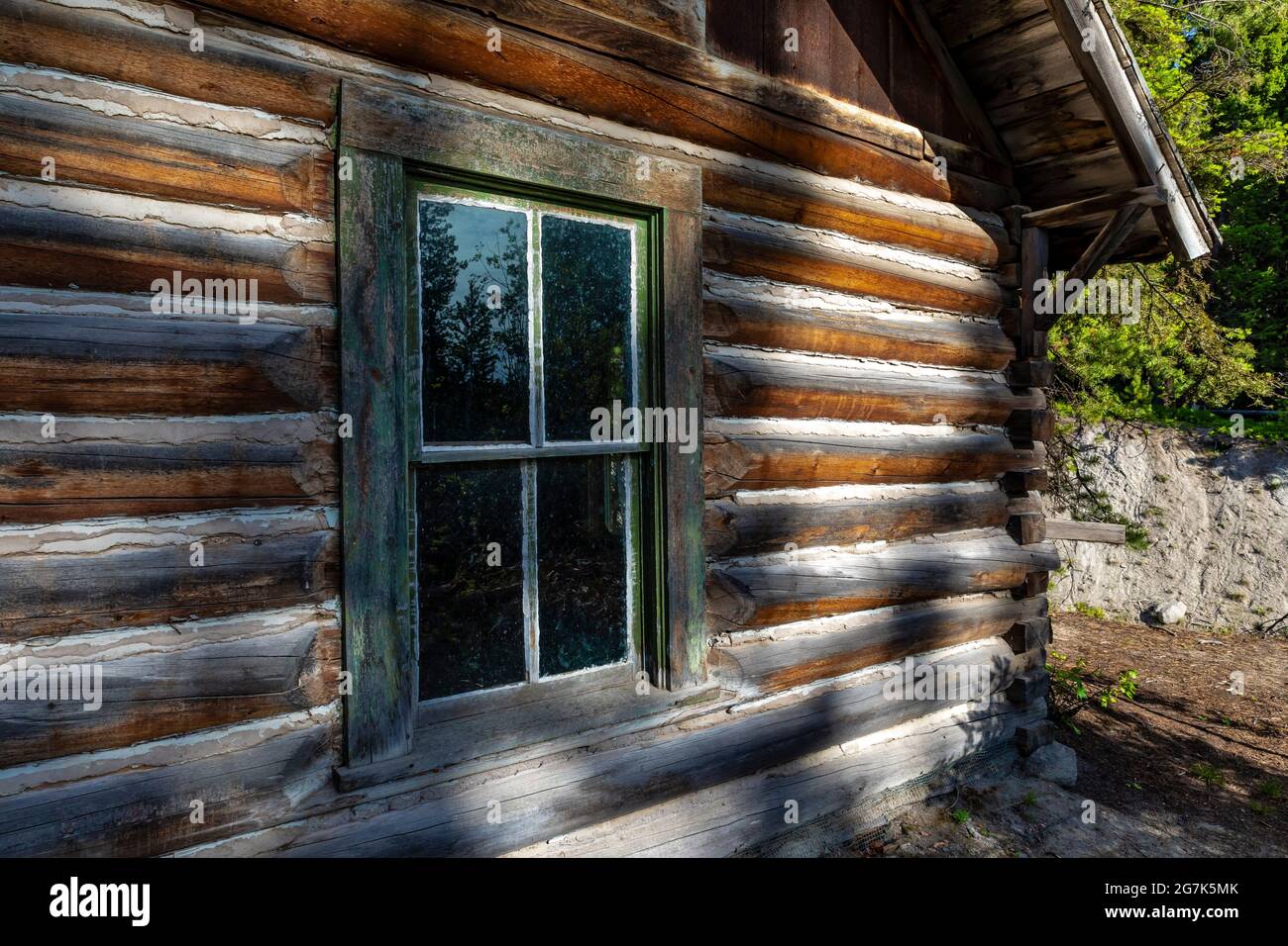 Log cabin chinking hi-res stock photography and images - Alamy