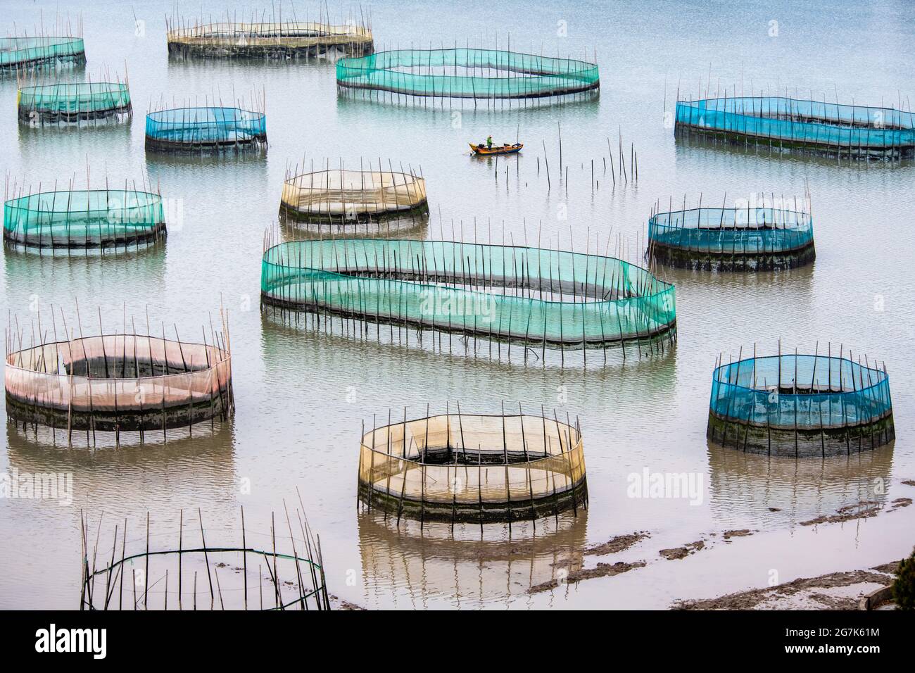 Giant nets hi-res stock photography and images - Alamy
