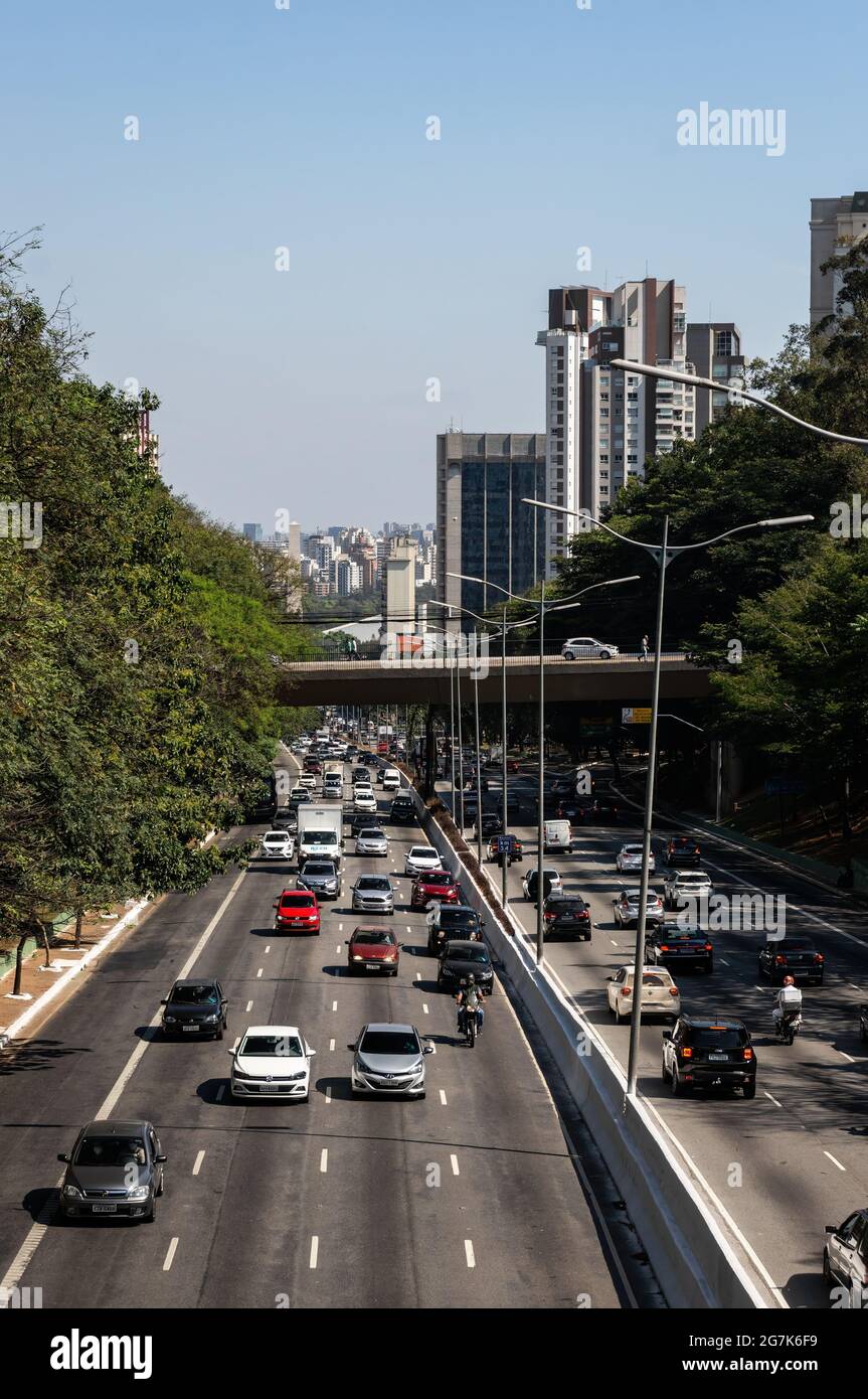Ibm building brazil hi-res stock photography and images - Alamy