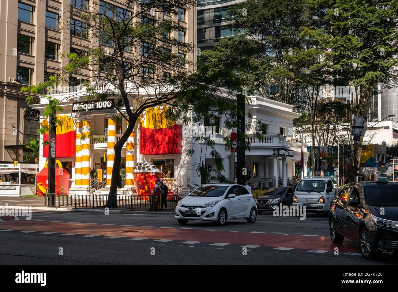 The "Mequi 1000", the 1000th McDonald's restaurant opened in Brazil ...