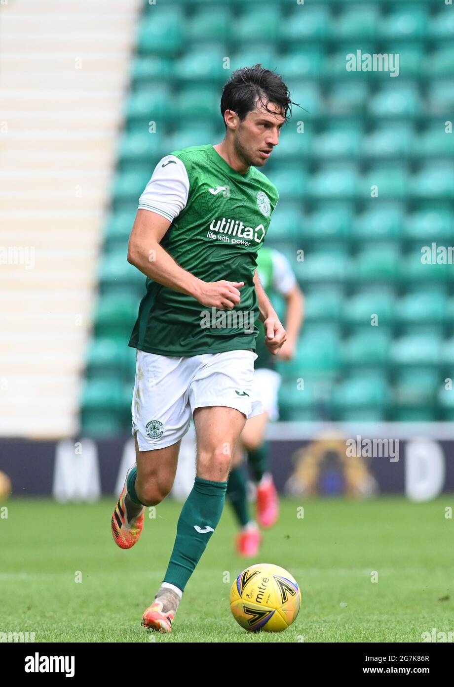 Joe newell of hibernian hi-res stock photography and images - Alamy