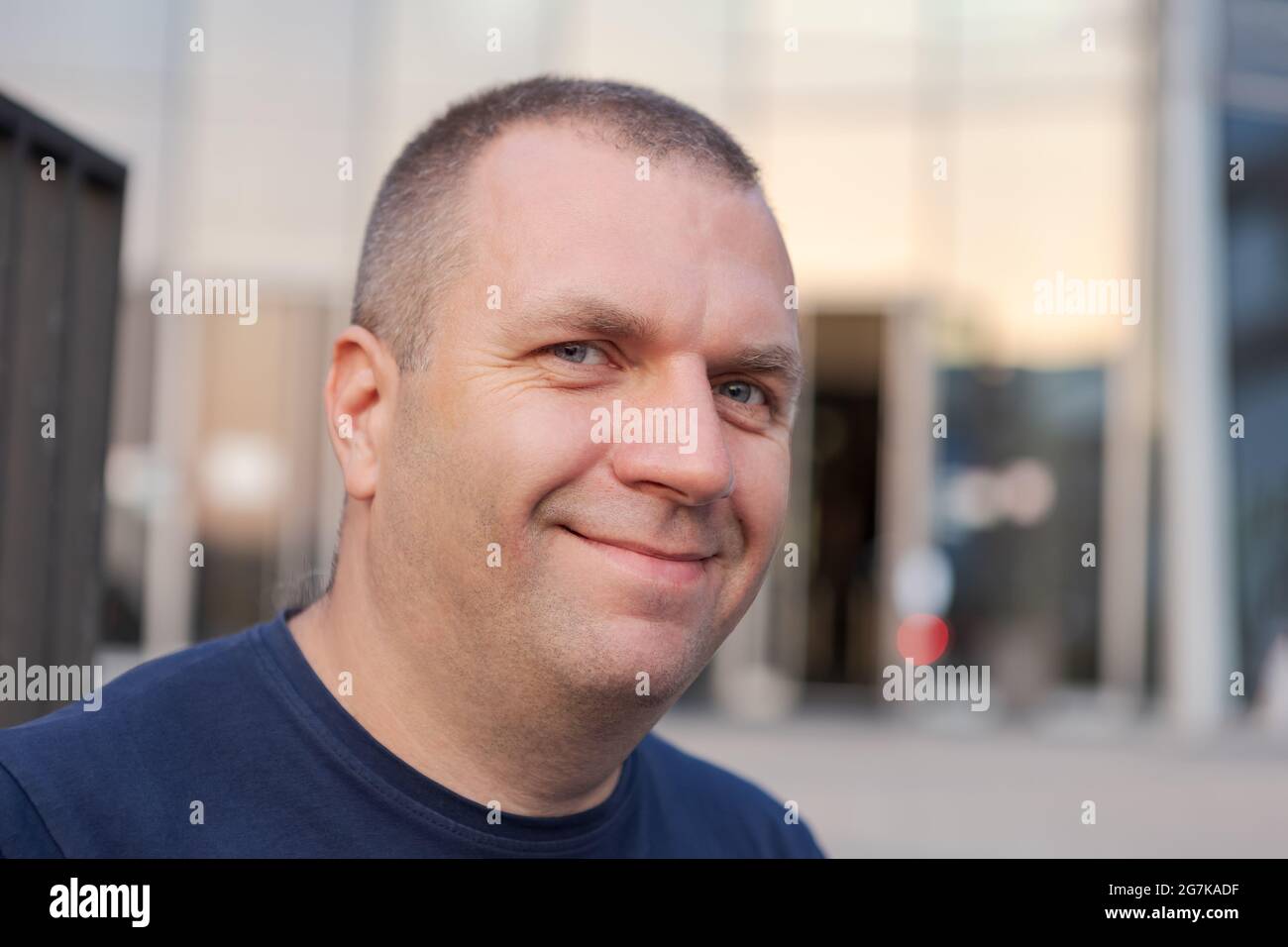 Large build hi-res stock photography and images - Alamy