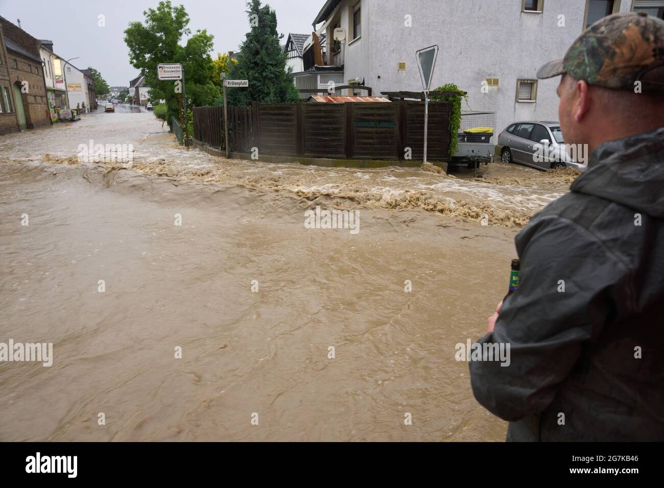 Continuous rainfall hi-res stock photography and images - Alamy