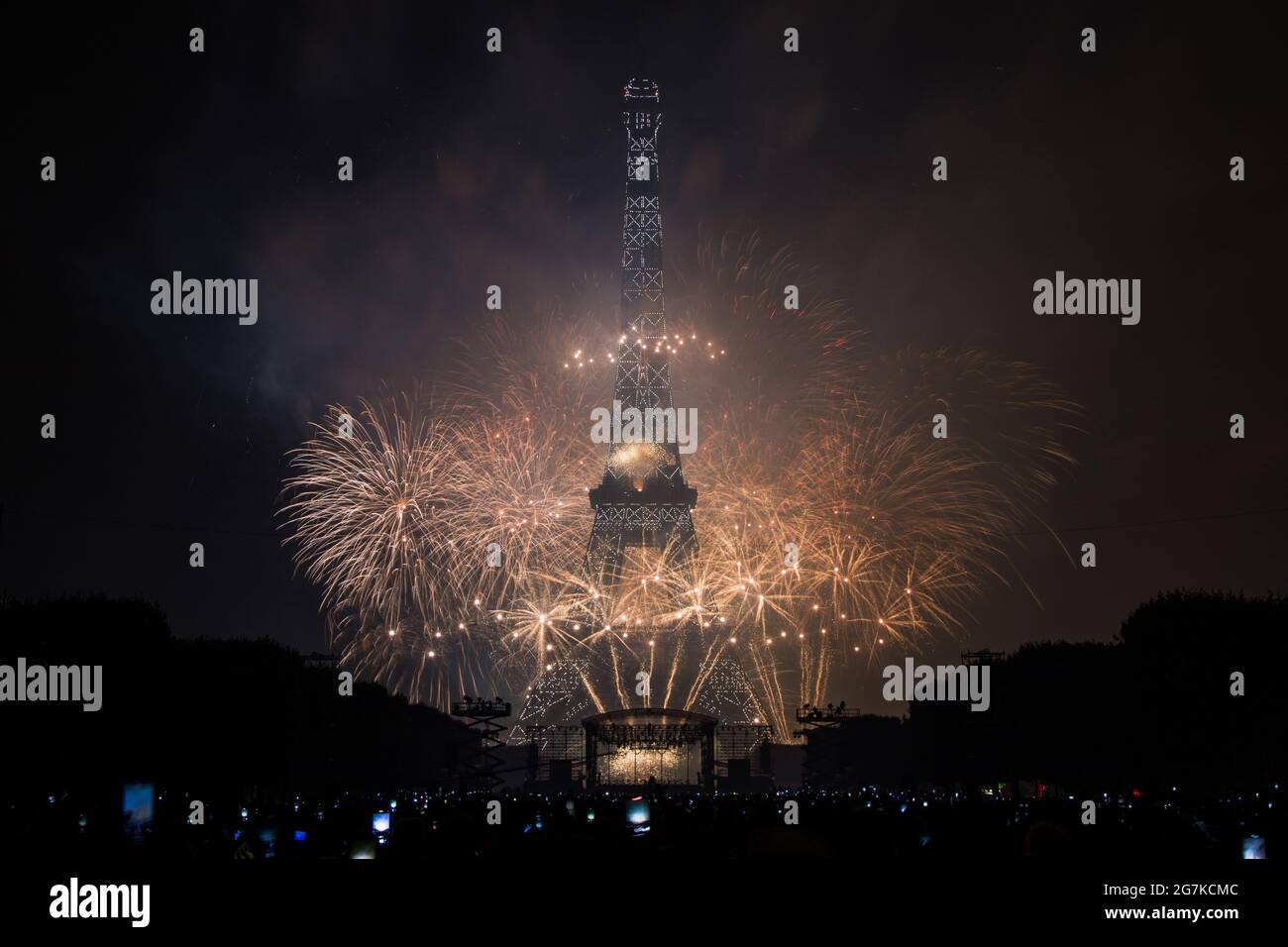 Bastille Day fireworks at the Eiffel Tower on July 14th 2021 ...