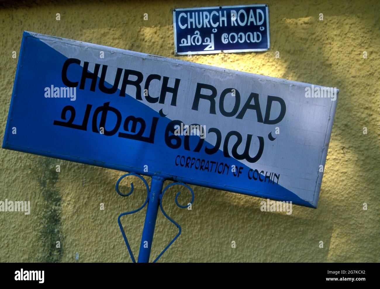 Sign in Cochin Kerala in Malayalam and English Stock Photo - Alamy