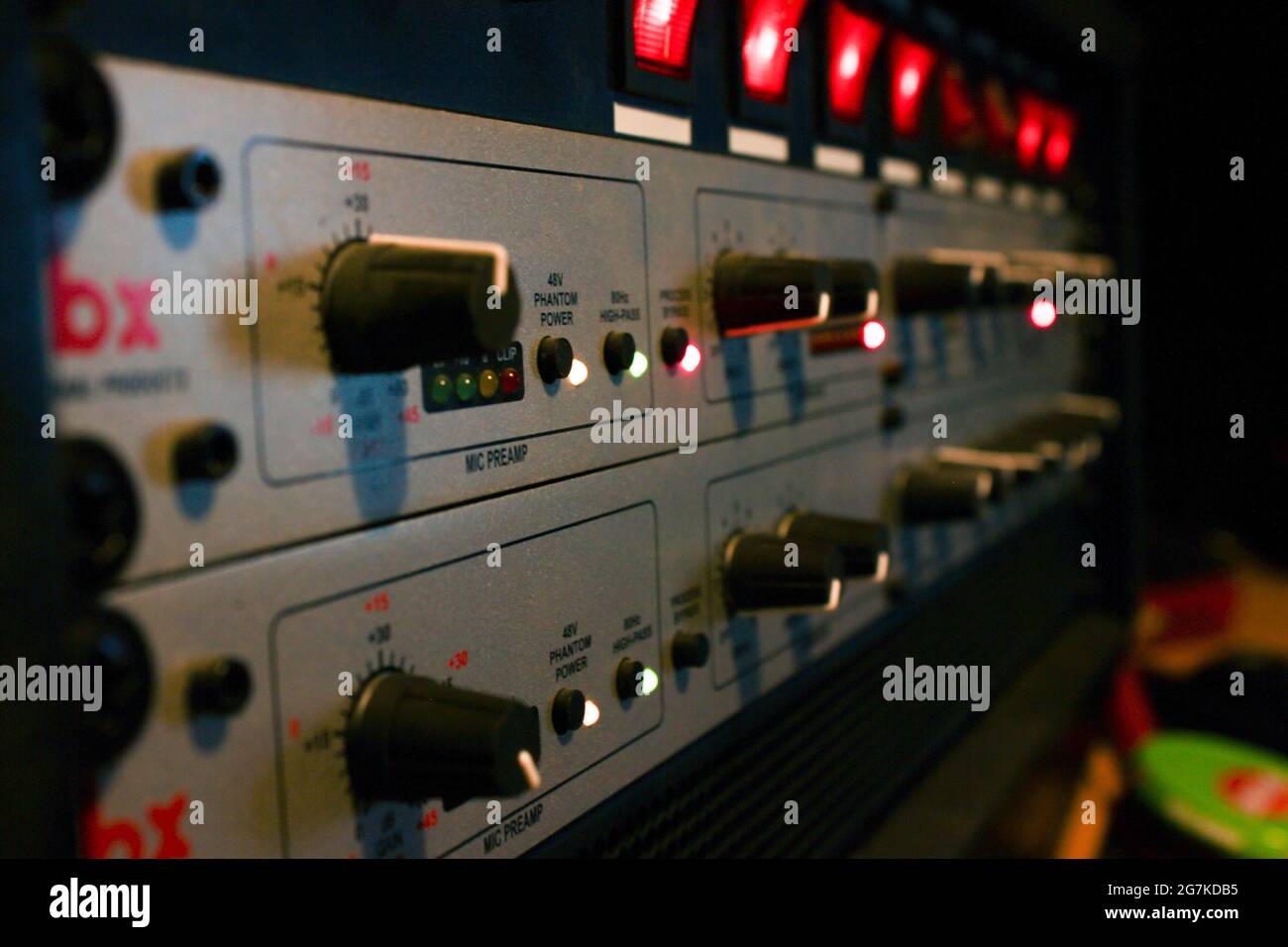 Amp rack hi-res stock photography and images - Alamy