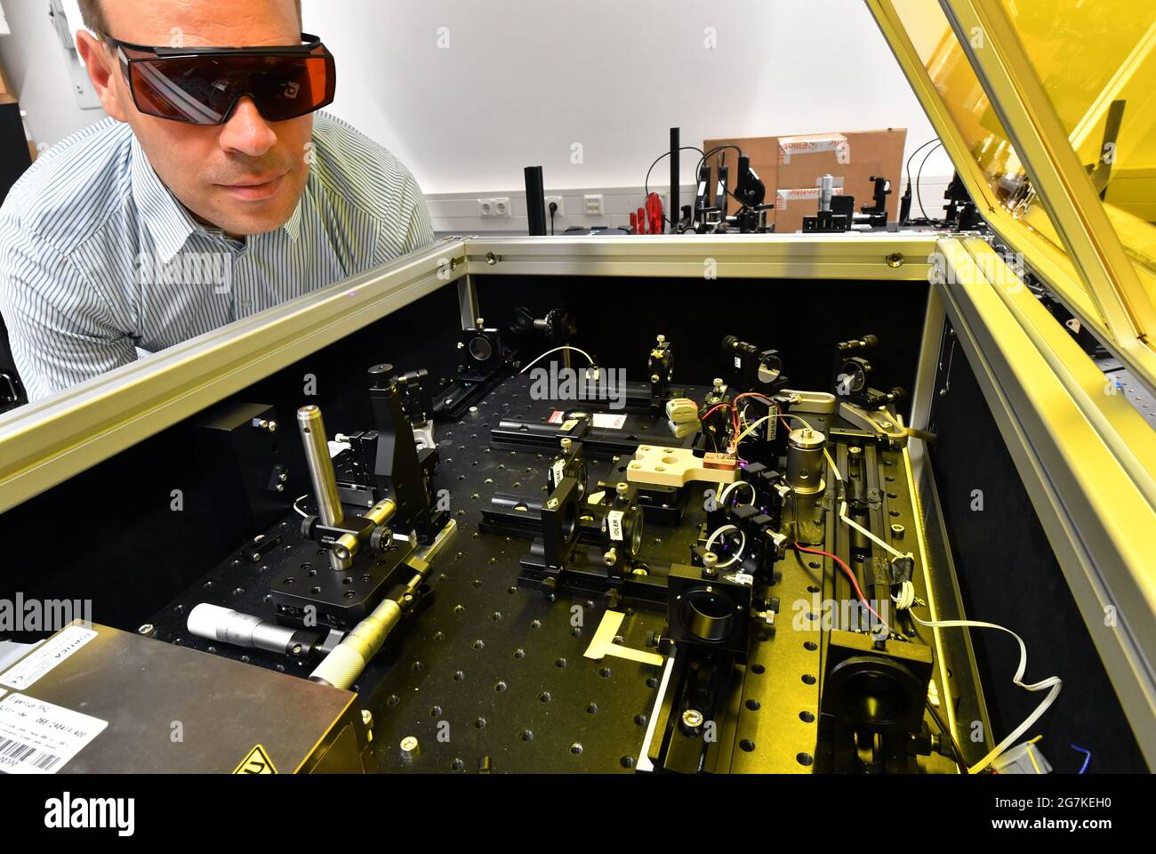 Quantum imaging hi-res stock photography and images - Alamy