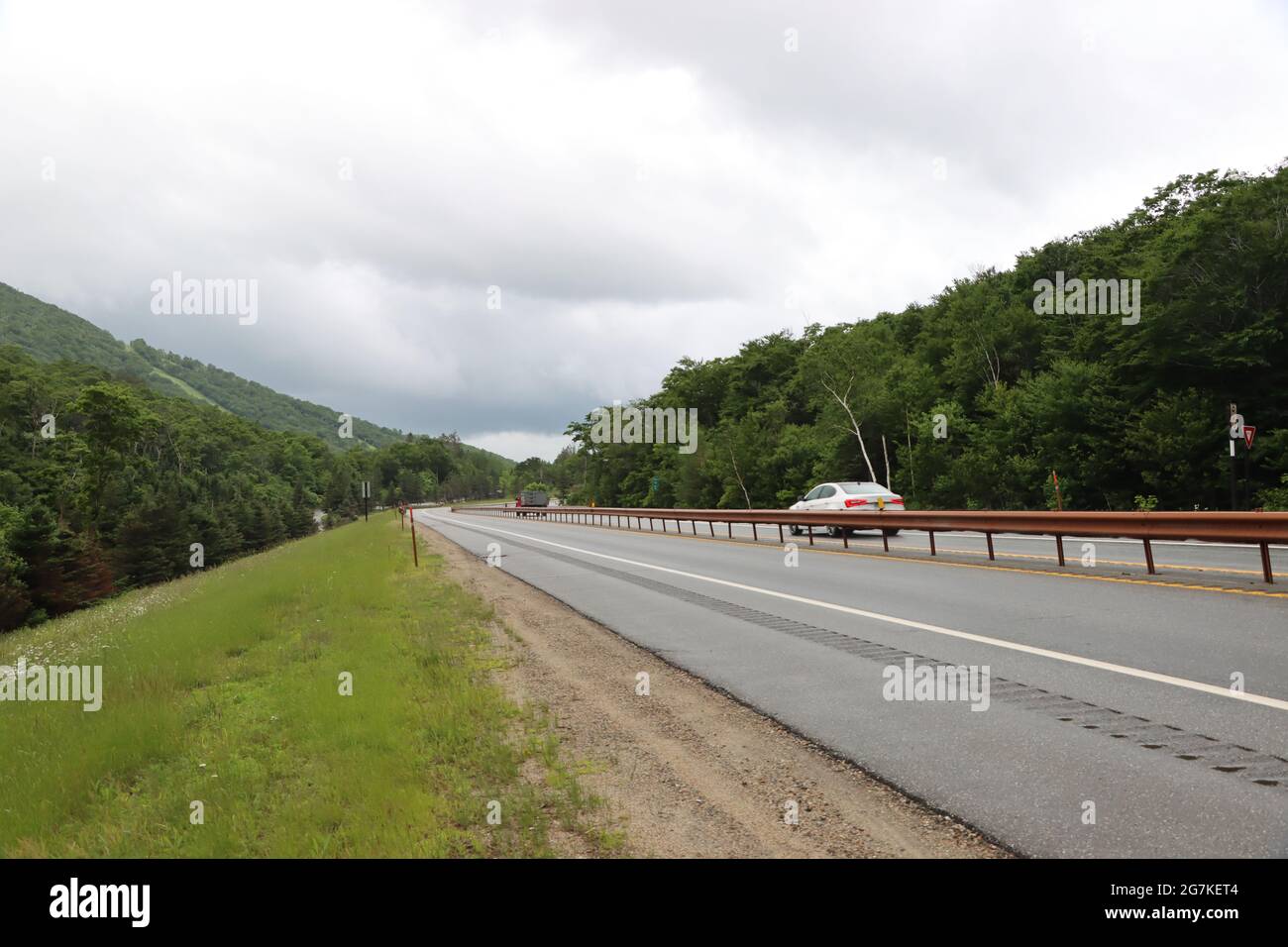 Traffic on road NH USA mountain region Stock Photo - Alamy
