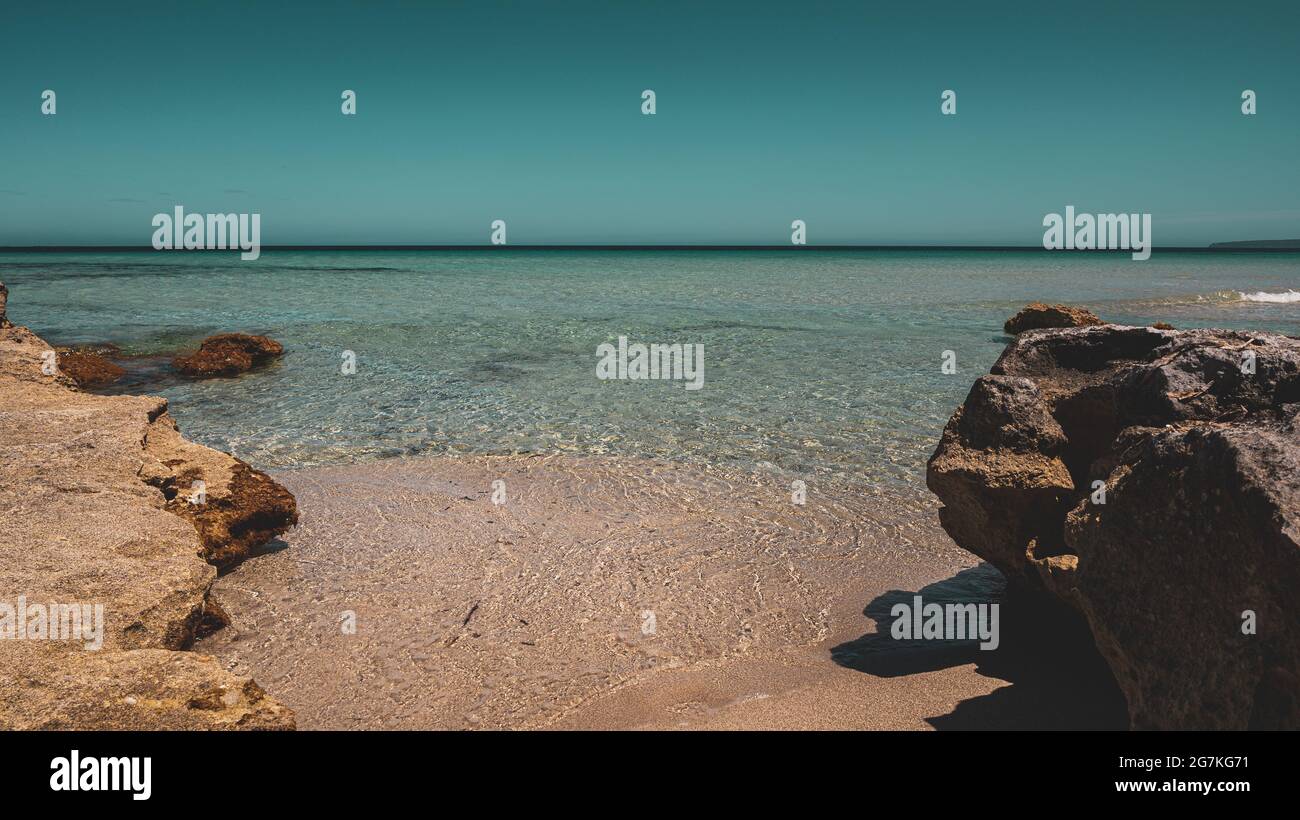 Beautiful shot calm ocean hi-res stock photography and images - Alamy