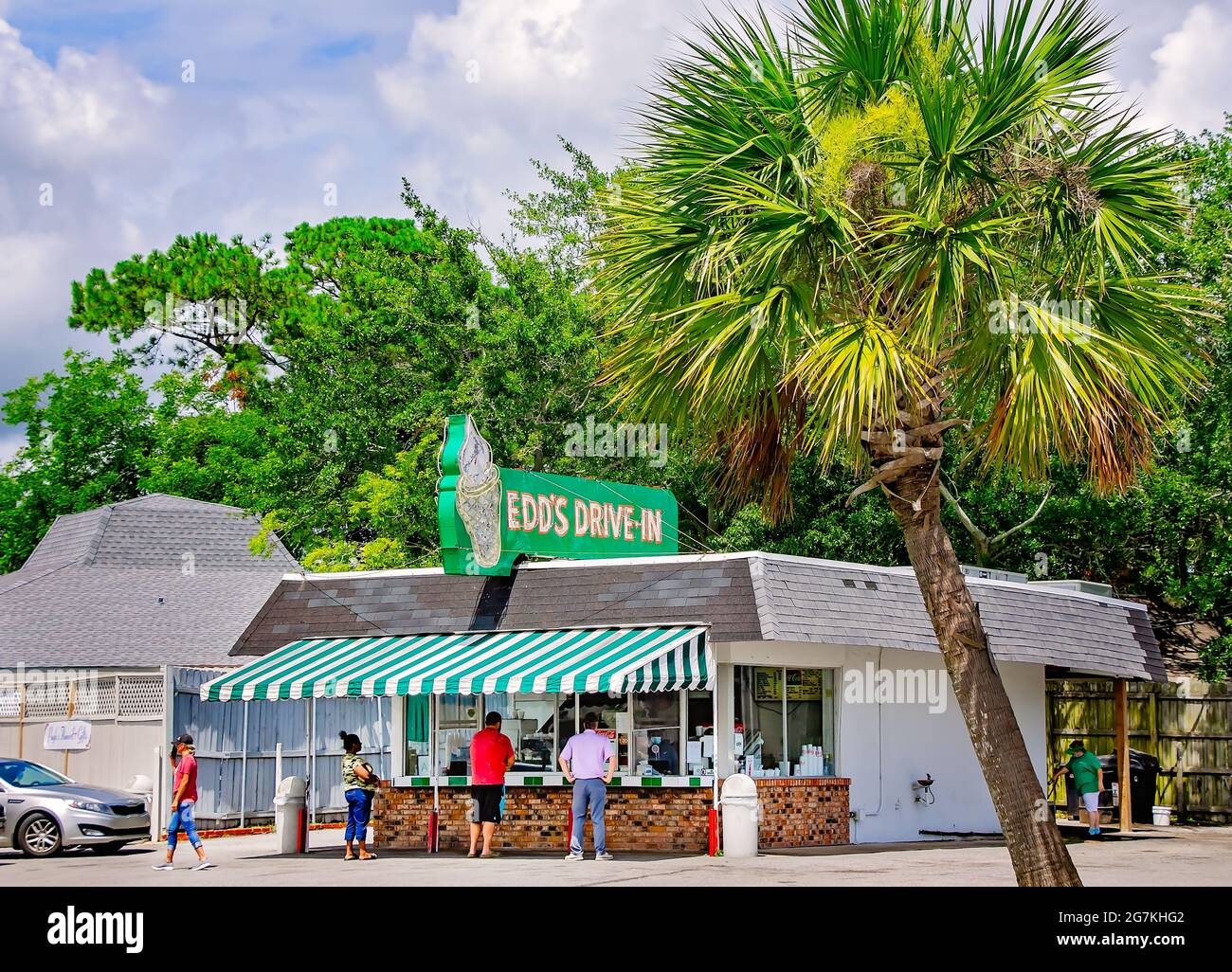 Edds drive in hi-res stock photography and images - Alamy