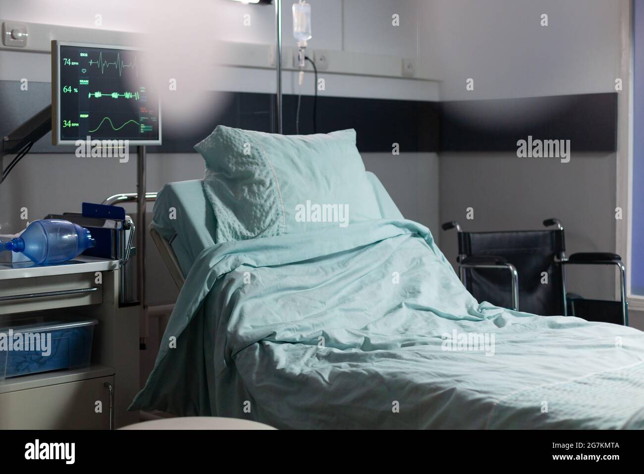 Sick beds hi-res stock photography and images - Alamy