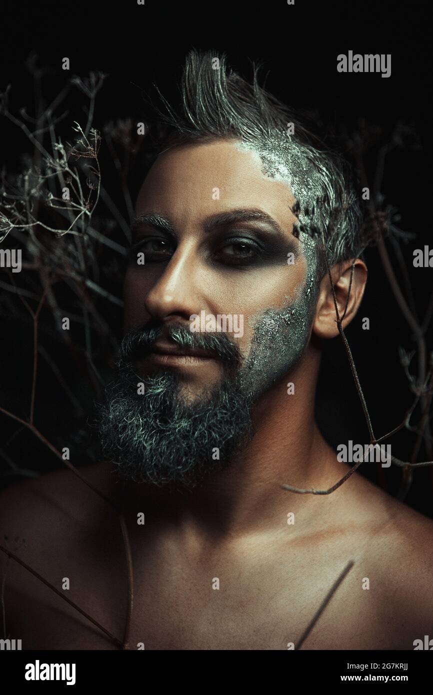 Fine art fashion portrait hi-res stock photography and images - Alamy