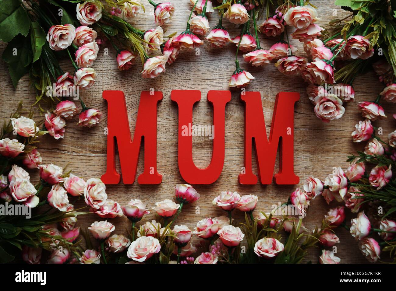 Happy mothers day words flowers hi-res stock photography and images - Alamy