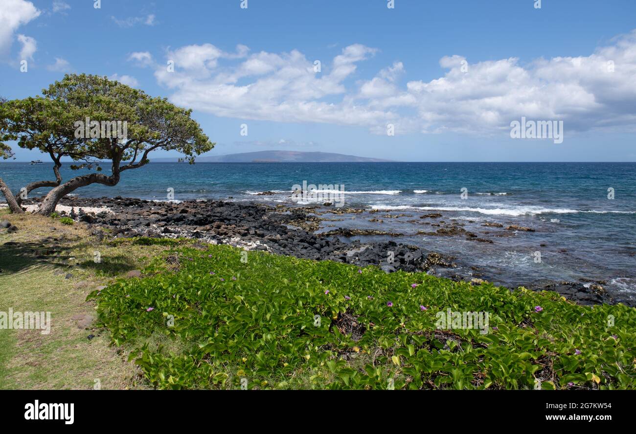 Scenic Hawaiian landscape. Scene Beach on the Island of Maui, Hawaii ...