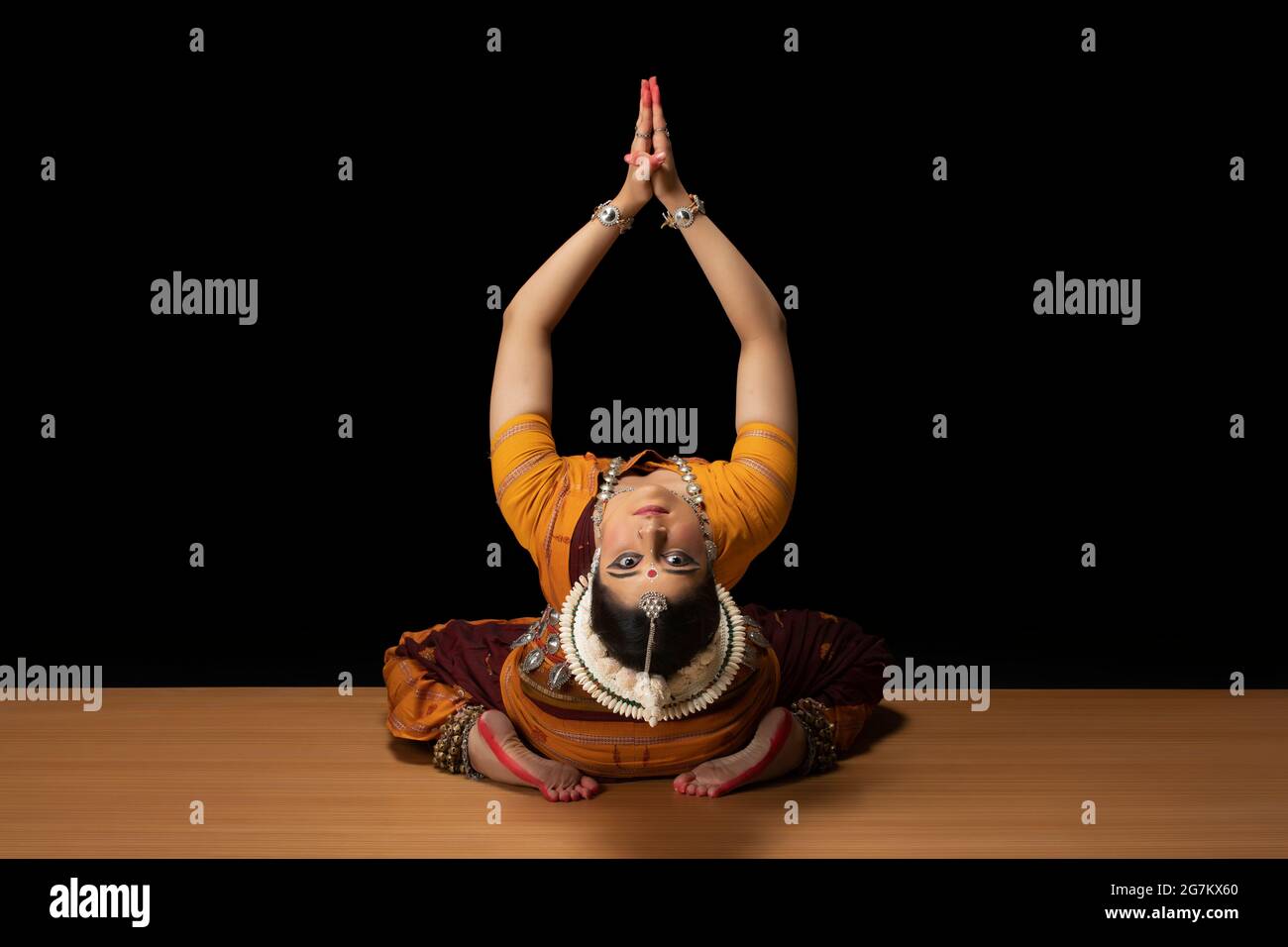 Mudra dancer hi-res stock photography and images - Alamy