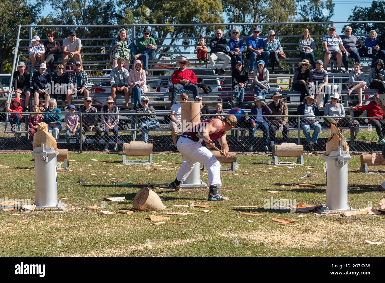 Wood chopping competition hi-res stock photography and images - Alamy