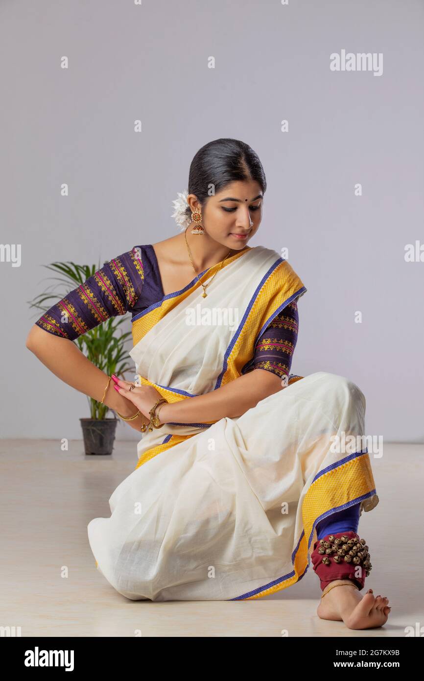 Indian classical dance practice hi-res stock photography and images - Alamy