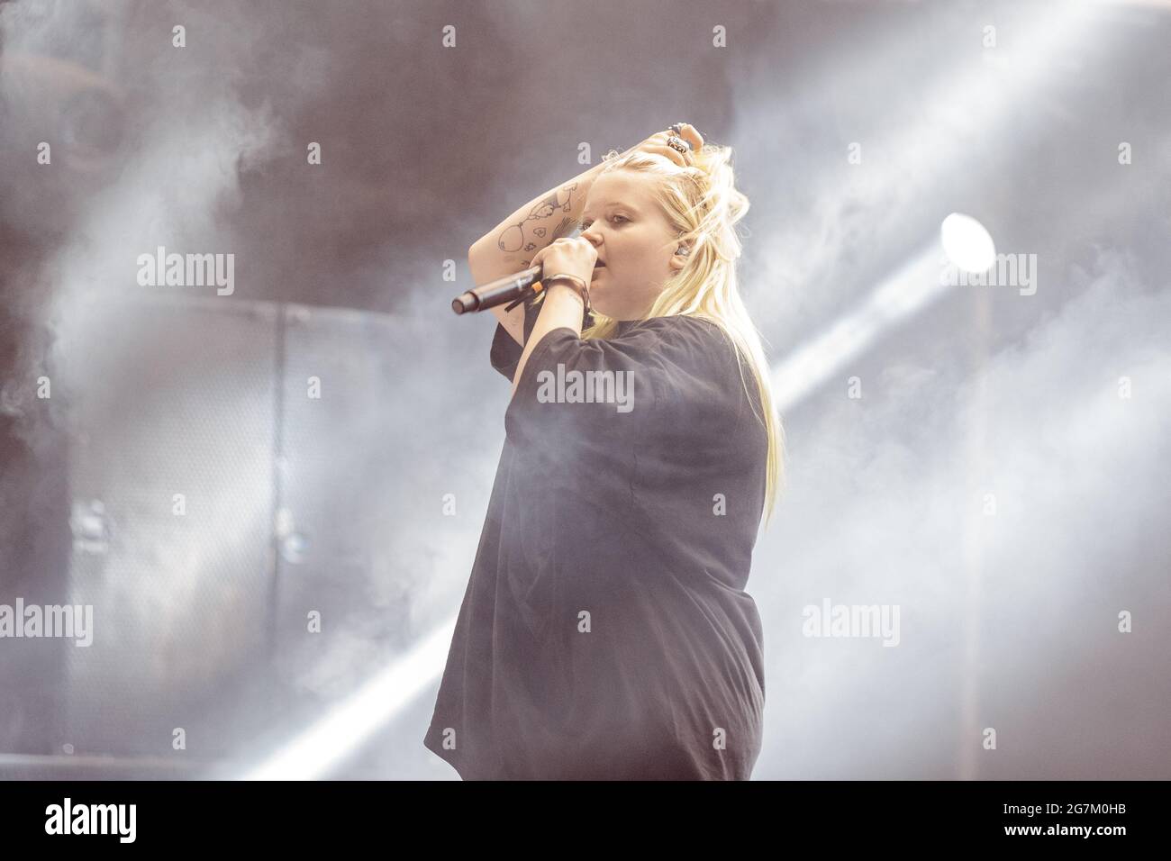 Alma gonzales hi-res stock photography and images - Alamy