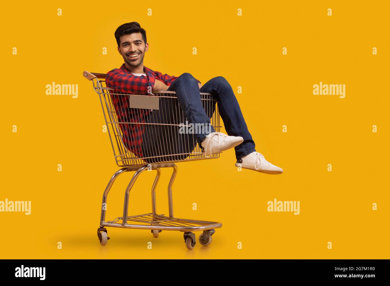 Smart trolley hi-res stock photography and images - Alamy