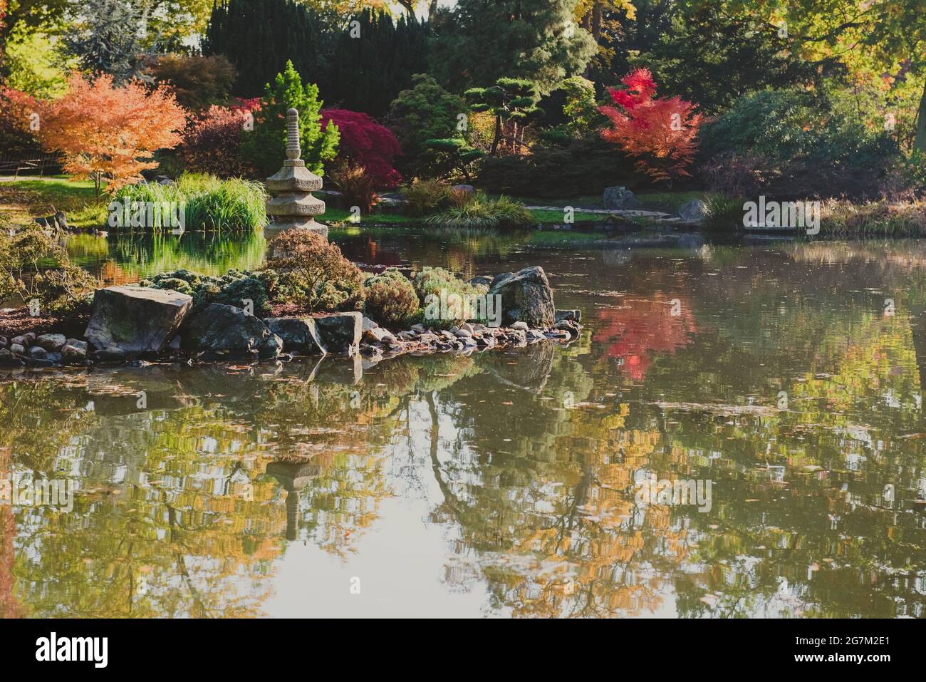 Japanese garden photo hi-res stock photography and images - Alamy