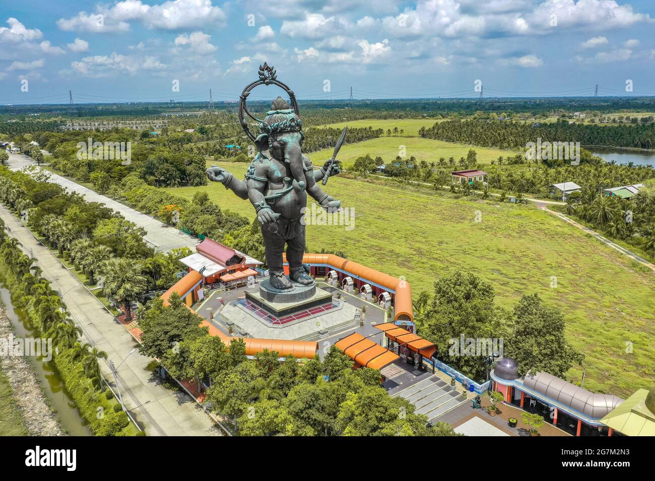 Asia biggest elephant statue hi-res stock photography and images - Alamy