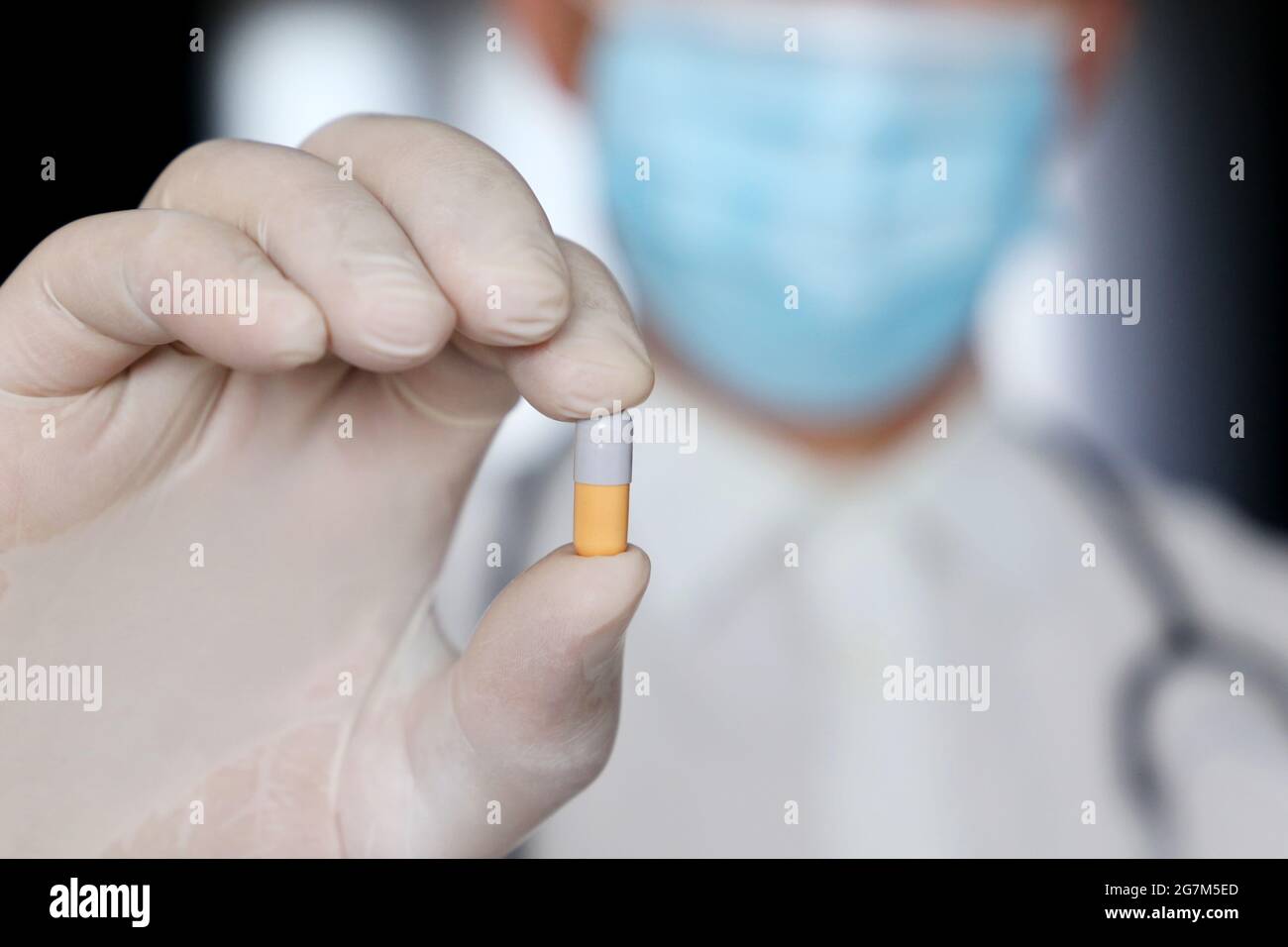 Antibiotics capsule hi-res stock photography and images - Alamy