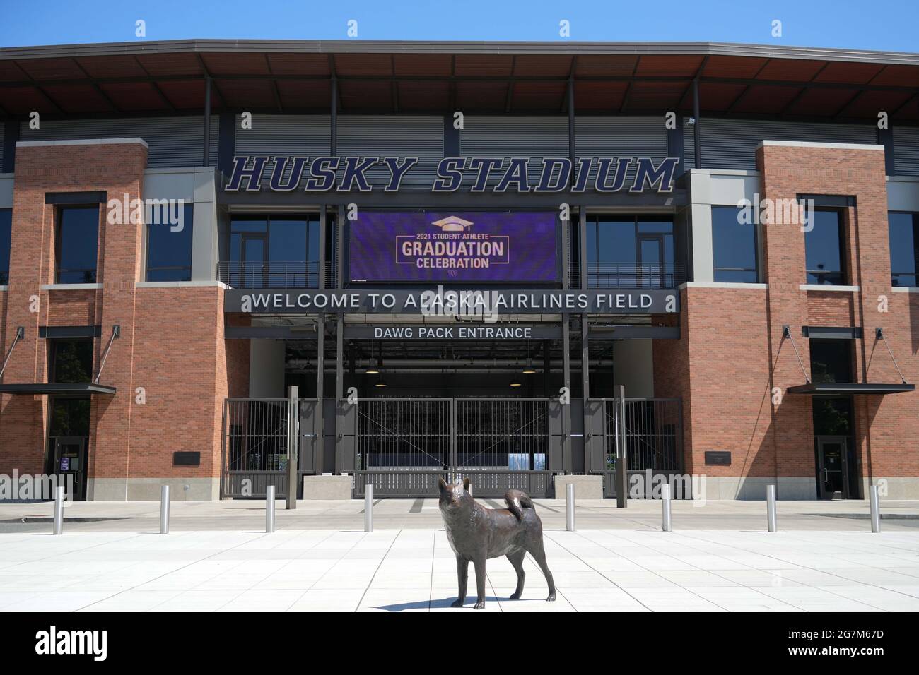 Husky stadium lake view hi-res stock photography and images - Alamy