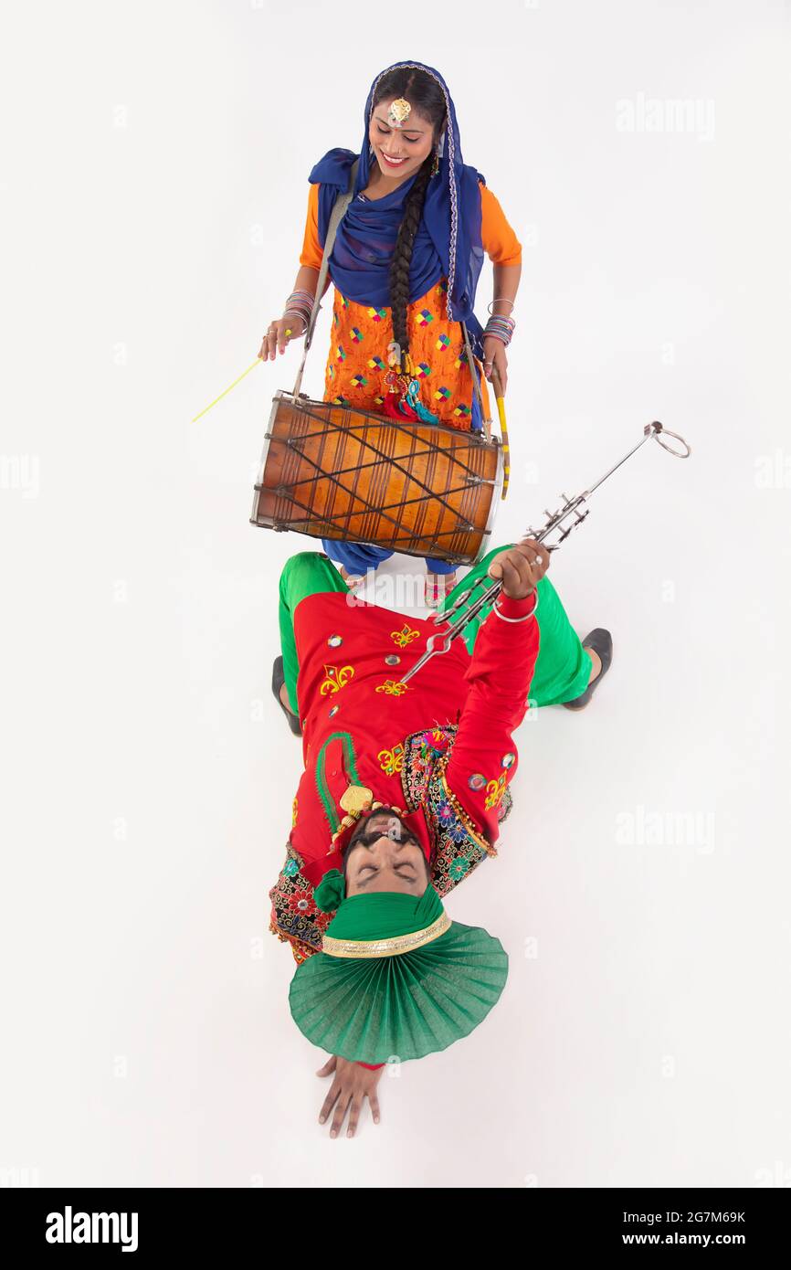 Giddha folk dance hi-res stock photography and images - Alamy