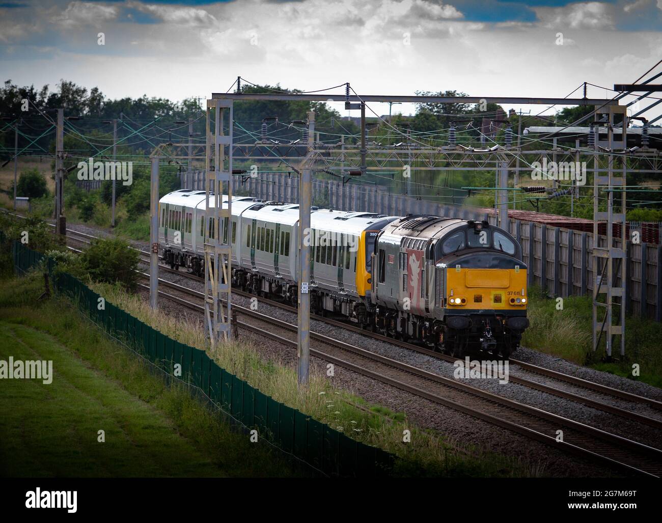 British rail class 350 hi-res stock photography and images - Alamy