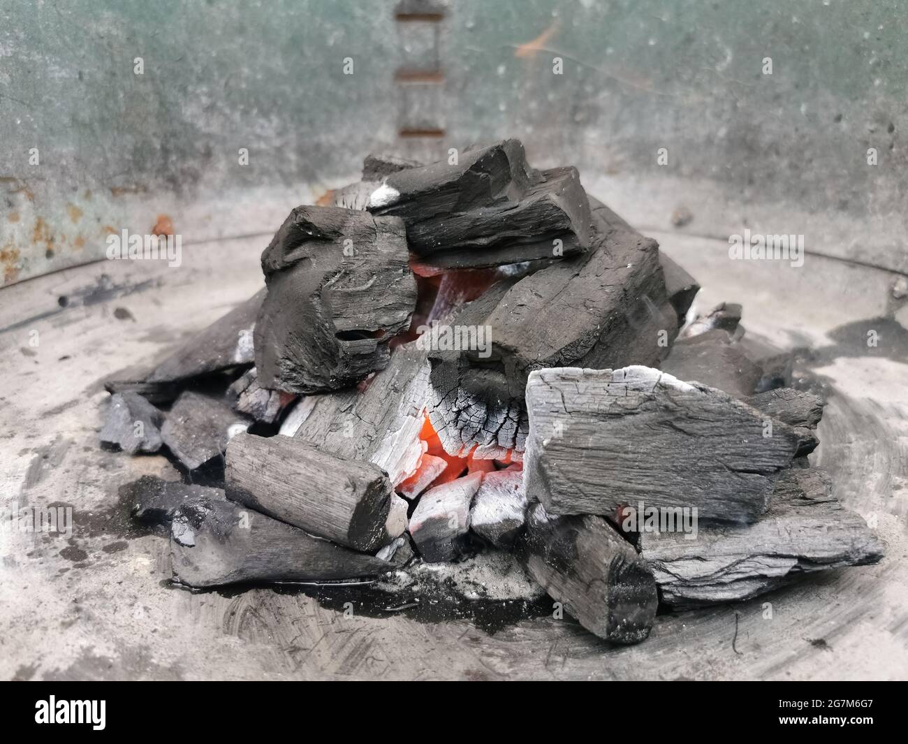 Macro view of burning coal embers bonfire, detail of coal texture Stock ...