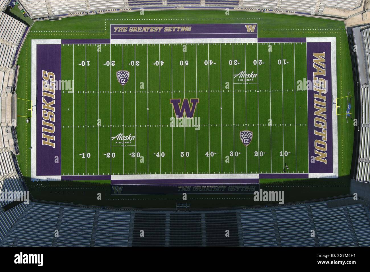 Husky stadium washington aerial hi-res stock photography and images - Alamy