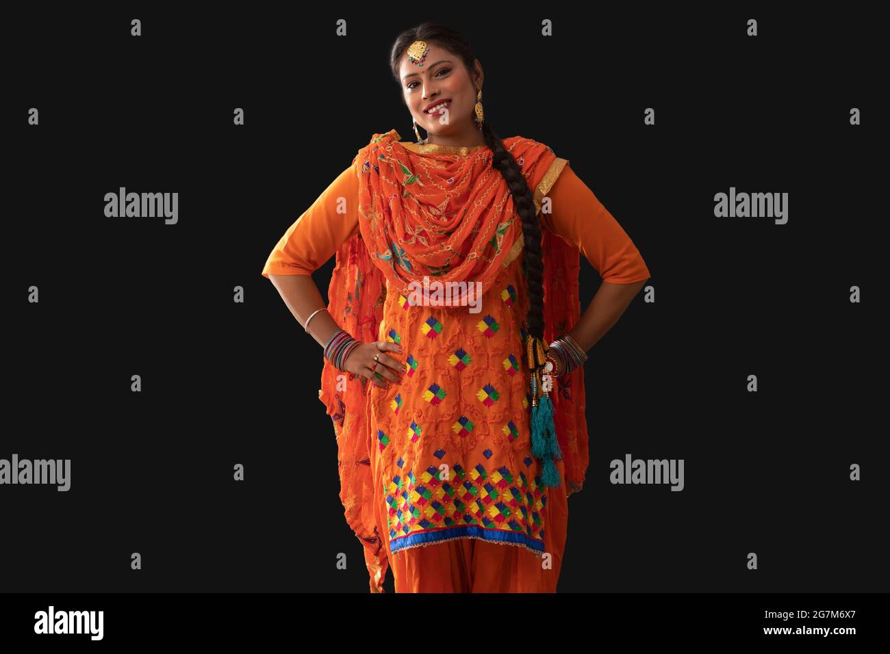 Giddha folk dance hi-res stock photography and images - Alamy