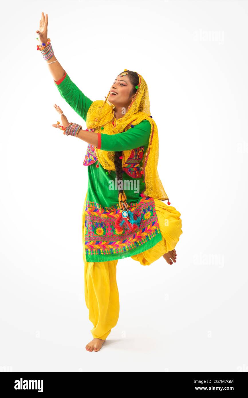 Giddha folk dance hi-res stock photography and images - Alamy