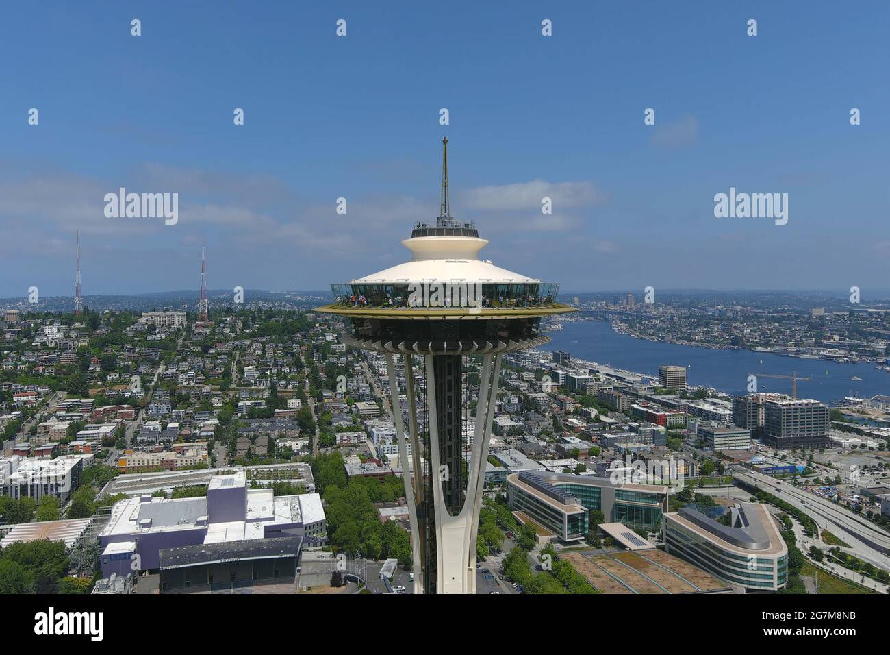 Seattle space needle aerial hi-res stock photography and images - Alamy