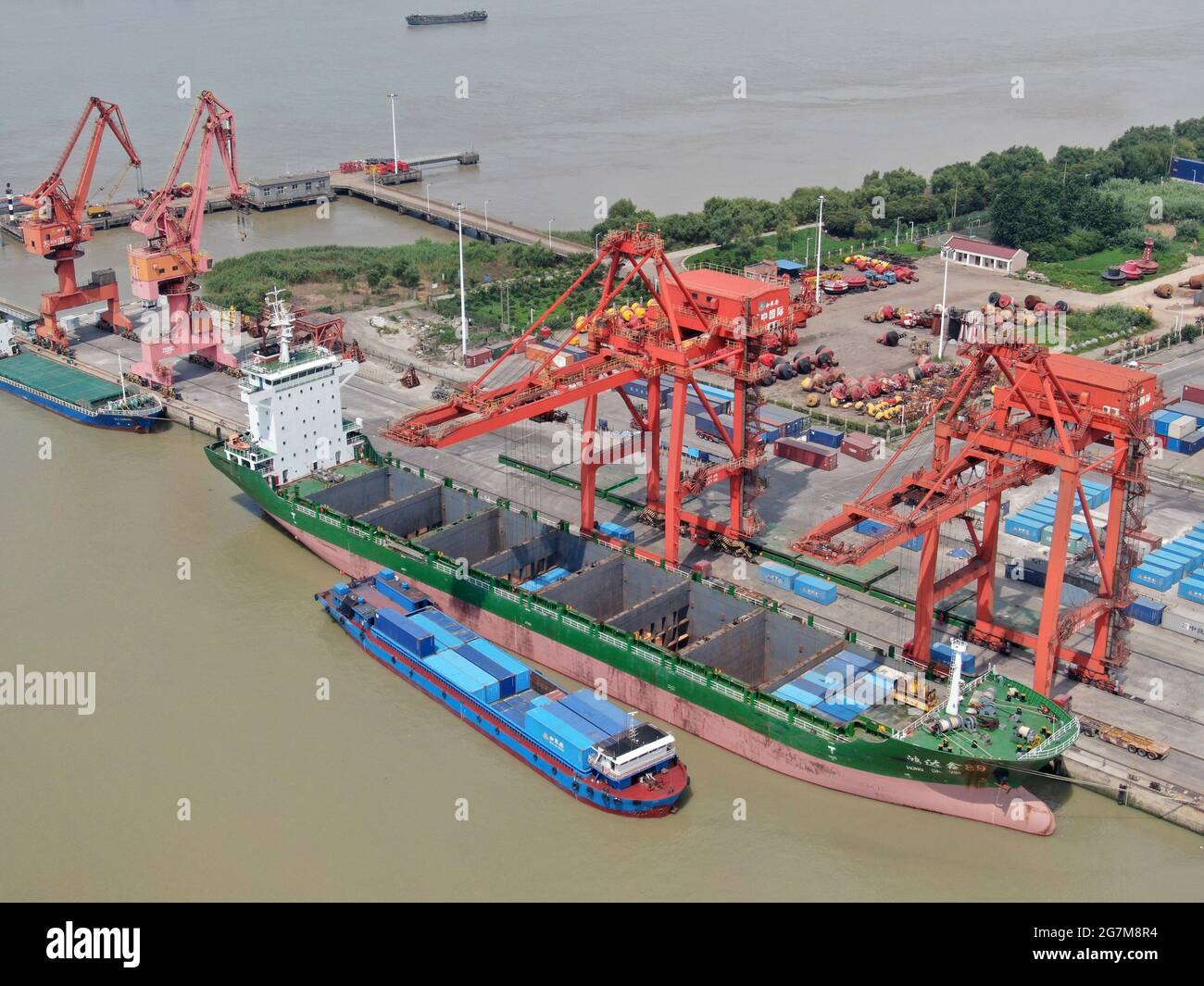 Suzhong international container hi-res stock photography and images - Alamy