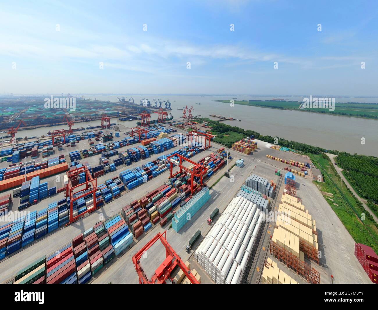Throughput image hi-res stock photography and images - Alamy