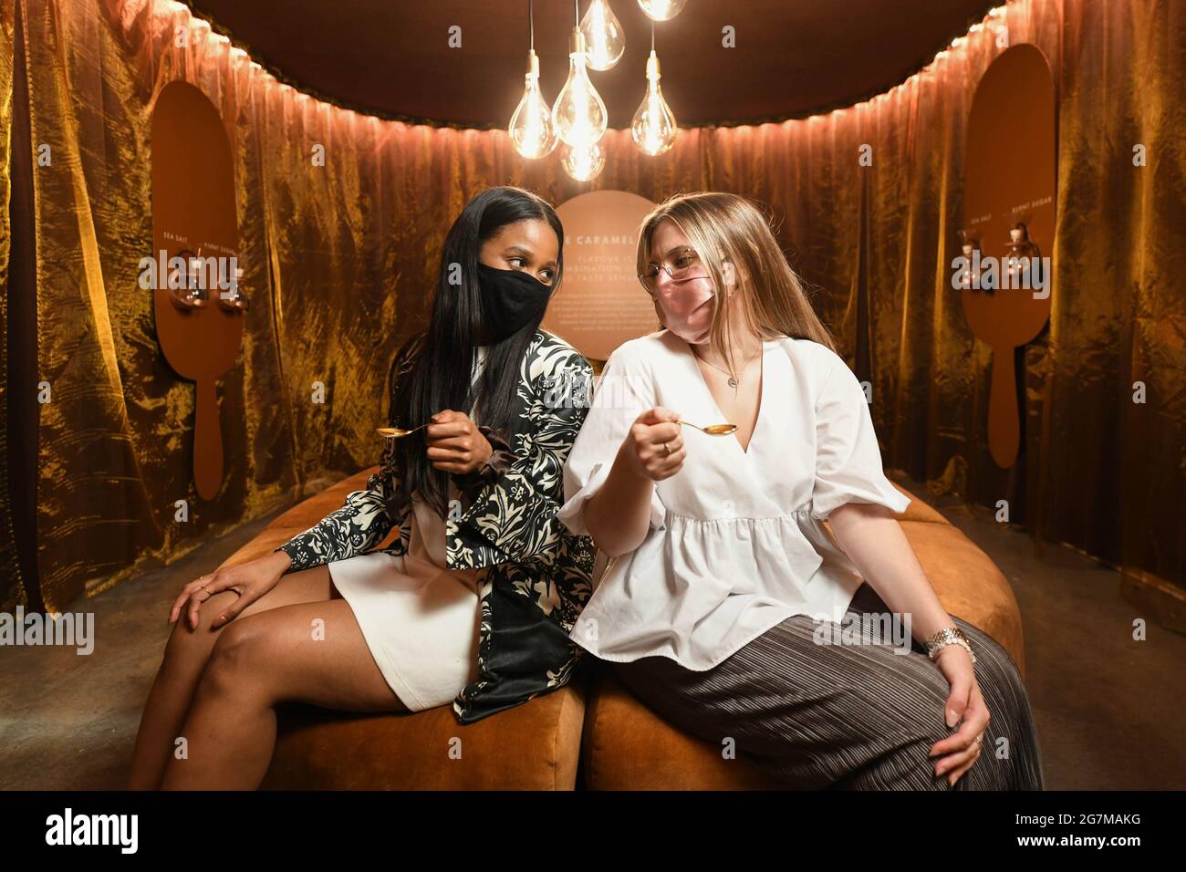 Amy robertson hi-res stock photography and images - Alamy