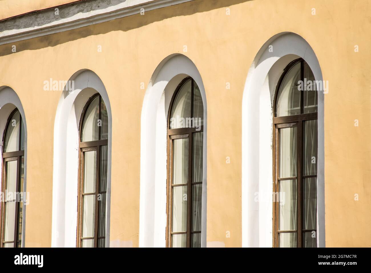 Yellow orange building hi-res stock photography and images - Alamy