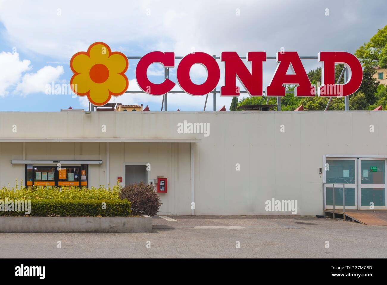 Conad logo hi-res stock photography and images - Alamy
