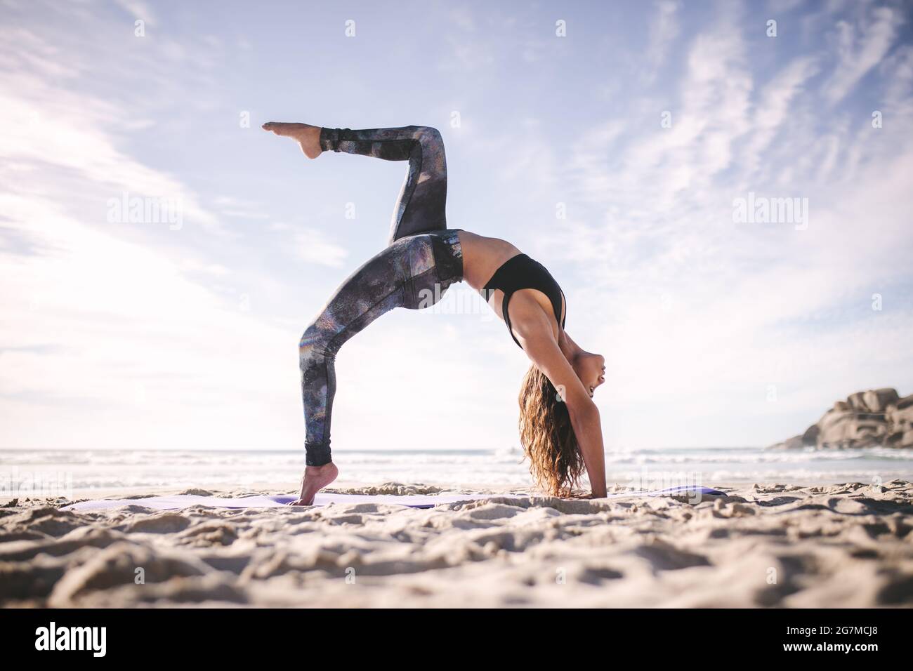 One legged people hi-res stock photography and images - Alamy