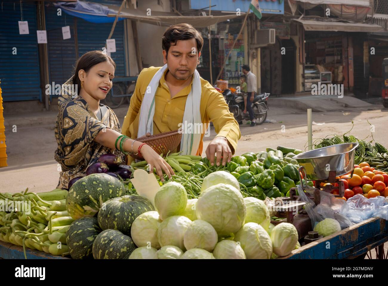 Choosing vegetables hi-res stock photography and images - Alamy