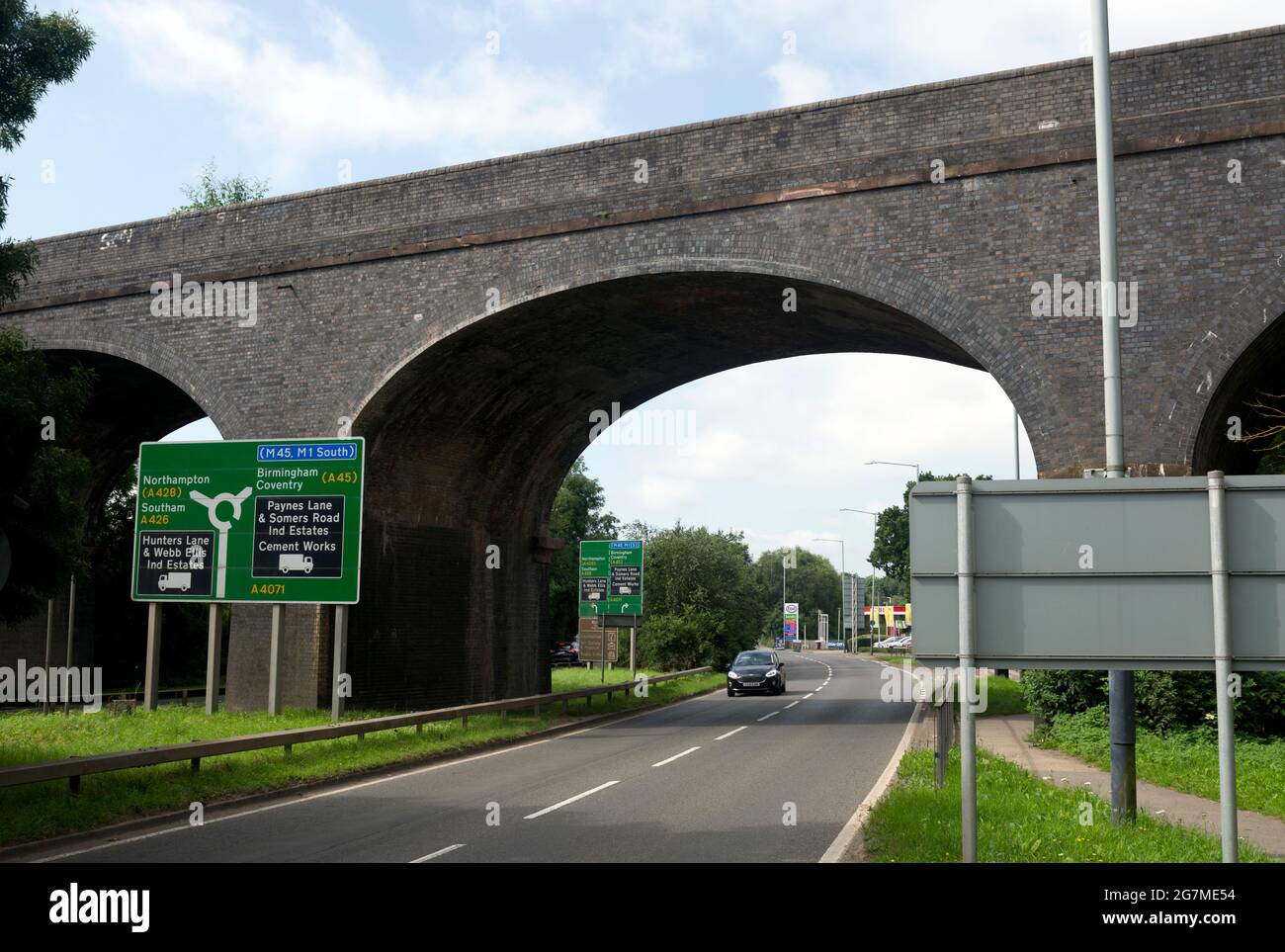 Former Great Central Railway viaduct, A426 Leicester Road, Rugby ...